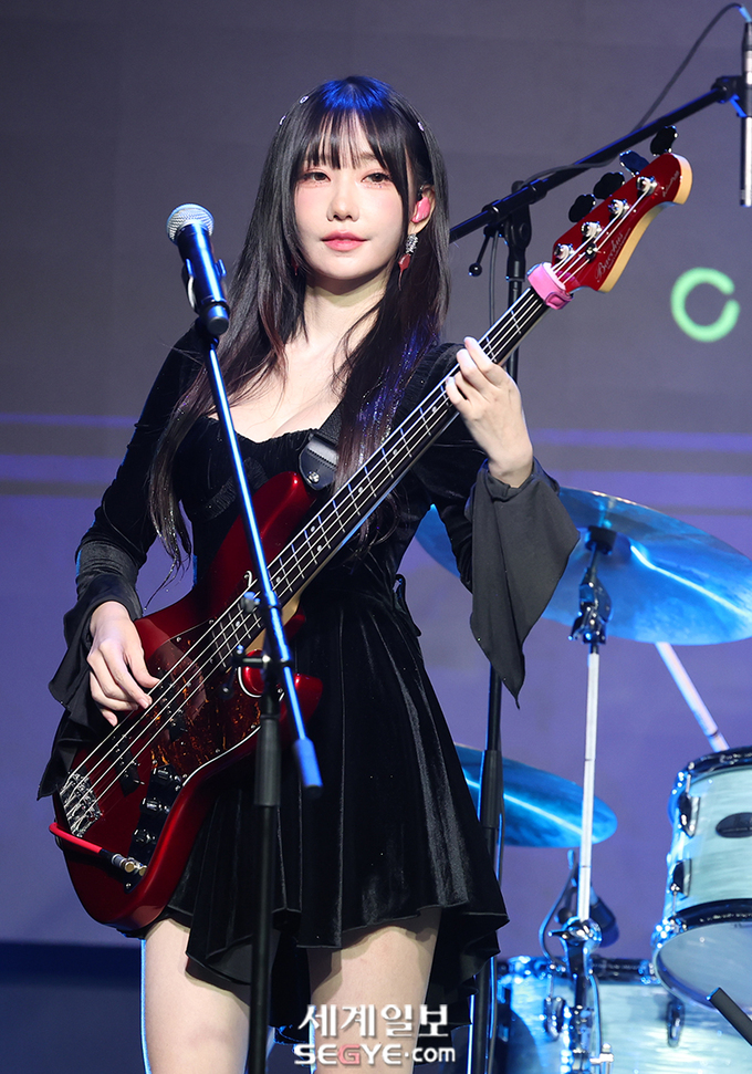 [포토] QWER 마젠타 '매력적인 눈빛' | 세계일보